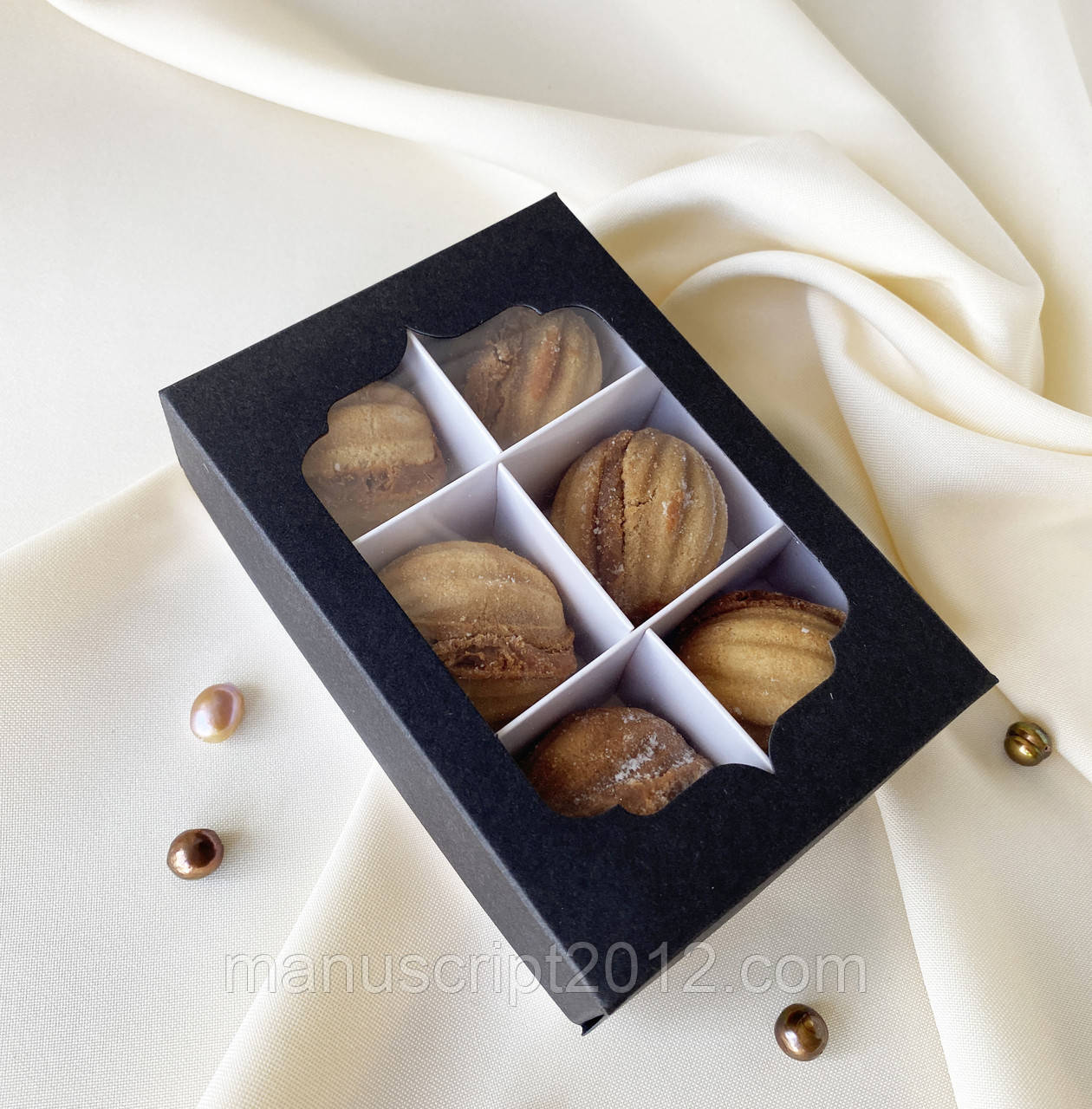 Коробка для 6 конфет с окном высокого качества от компании "Манускрипт ...