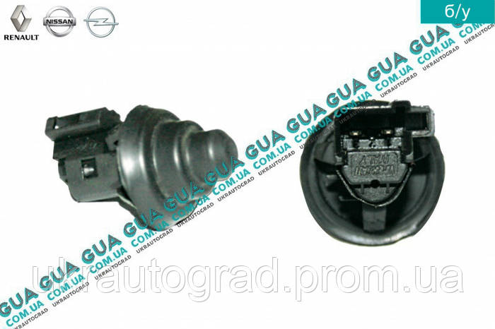 Датчик открытия / закрытия дверей ( включения света ) 7700831090 Nissan ...