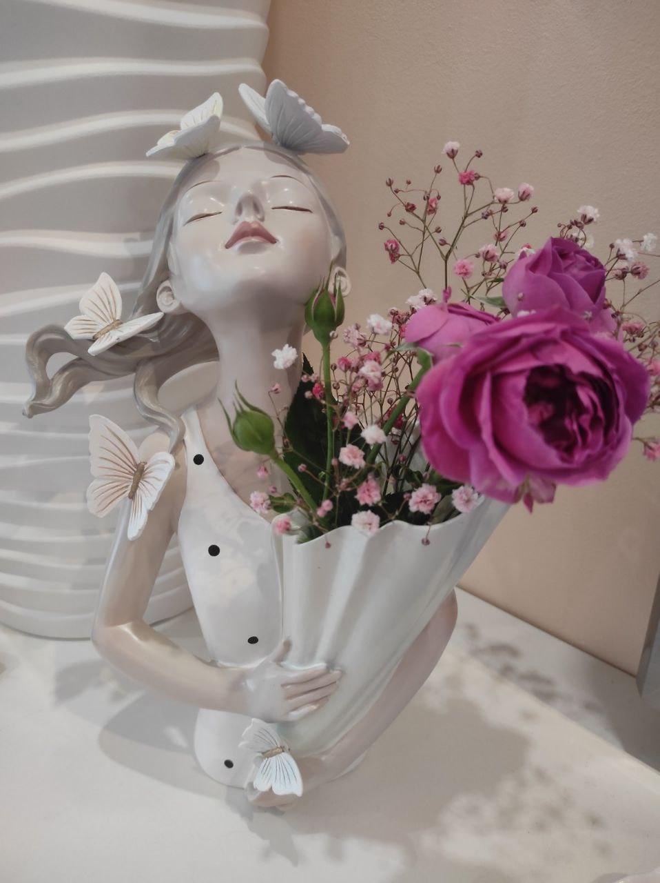 Статуетка ваза Дівчина з вазою Destiny 32х20х13 полістоун 12013 006