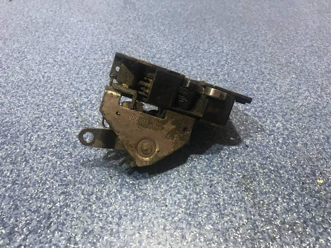 Замок двери (правая задняя) механический Iveco Daily E3 Ивеко Дейли Е3 ...