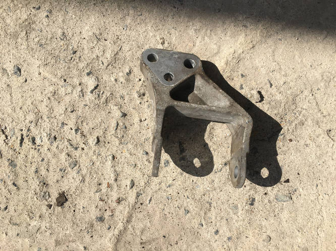 Купить Кронштейн подушки двигателя правый 1.5 Mitsubishi Lancer X, цена ...