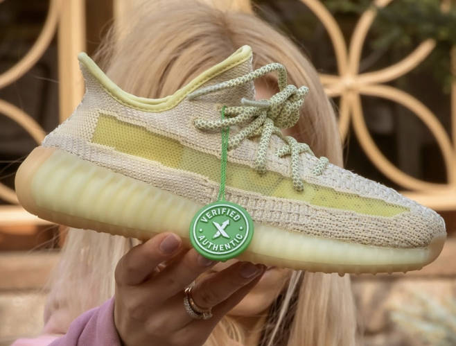 Кроссовки женские Adidas Yeezy Boost 350 V2 Yellow / Адидас Изи Буст ...