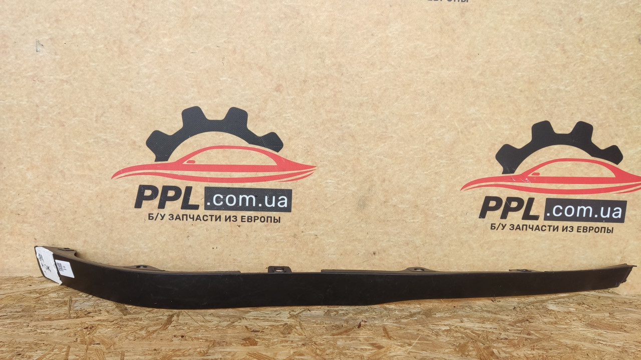 Toyota Corolla Verso 2001-2004 губа накладка бампера переднего правая ...