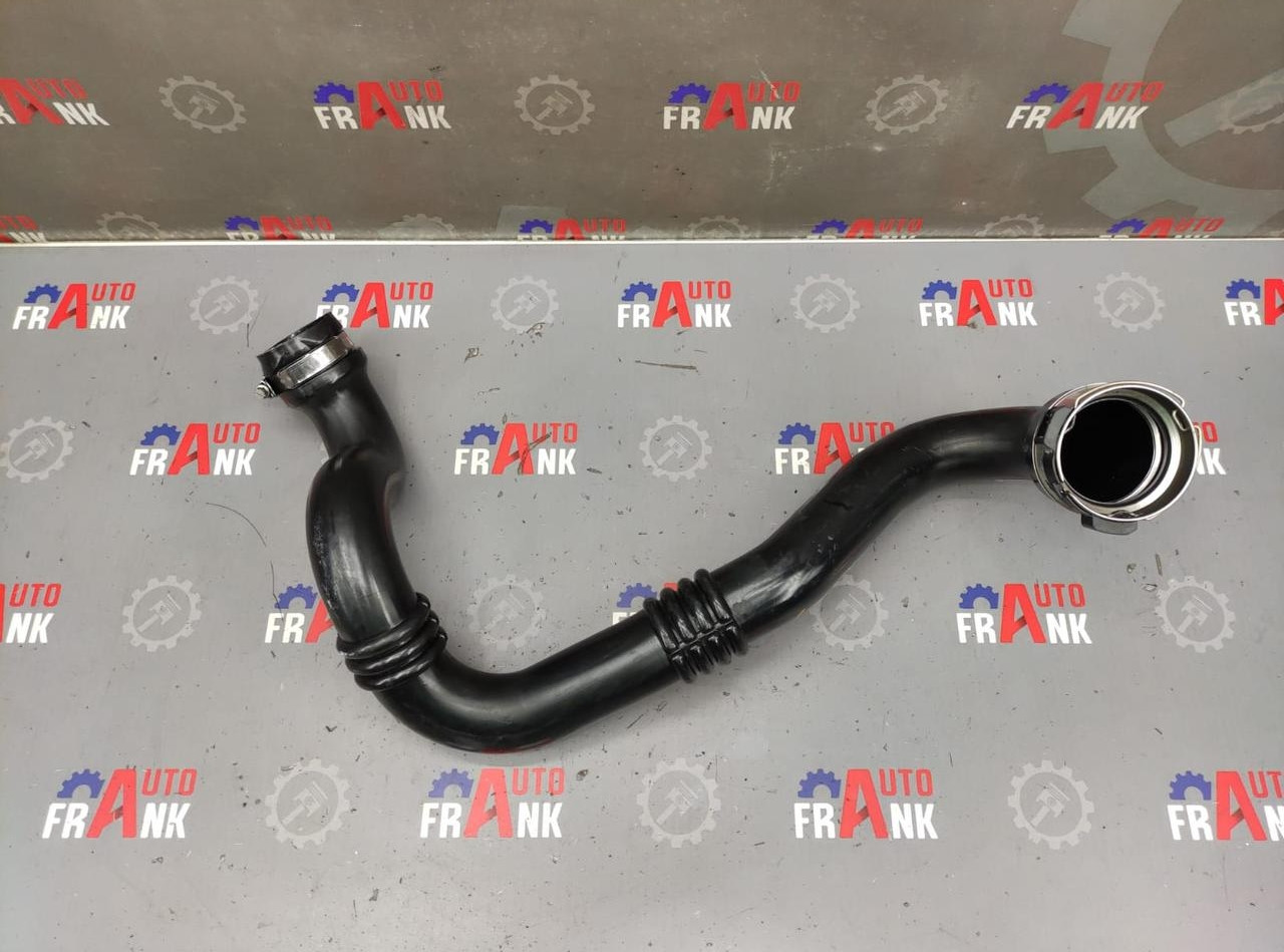 Патрубок интеркуллера правый 144605593R для Nissan NV400/ Opel Movano B ...