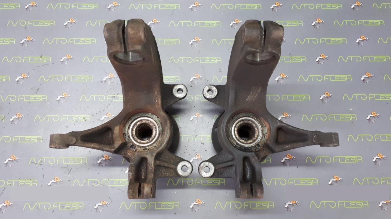 Купить Б/у кулак поворотный, цапфа 8200297028, 8200297033 для Renault ...