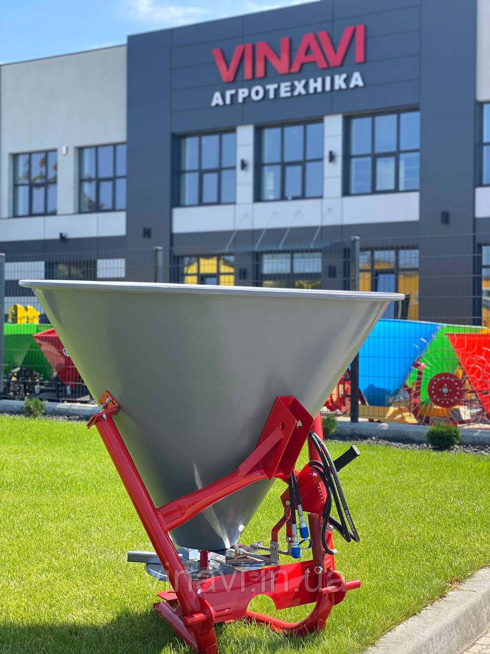 Розкидач мінеральних добрив навісний Jar-Met 500 л (гідравліка ...