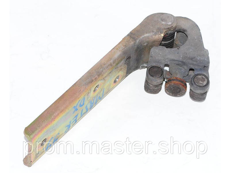 Б/У Ролик боковой двери средний правый 7700352379 RENAULT Master II 97 ...