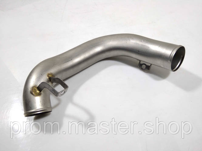 Б/У Патрубок інтеркулера від турбіни до радіатора метал правий ...