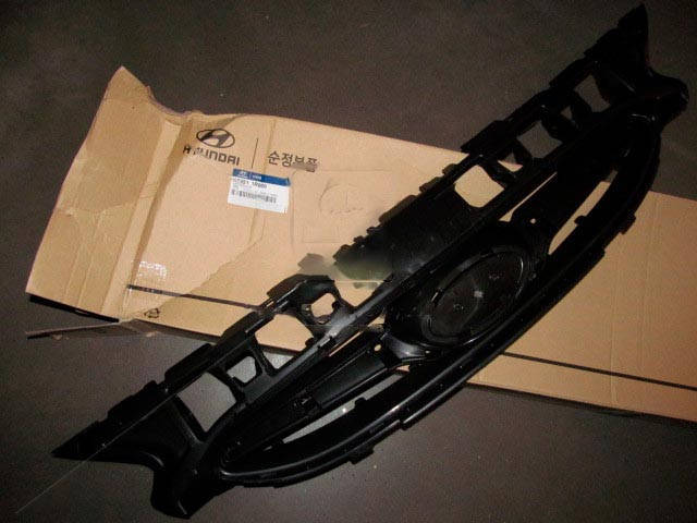 Купити Решітка радіатора Hyundai ACCENT 11- (пр-во Mobis). 863511R000 ...