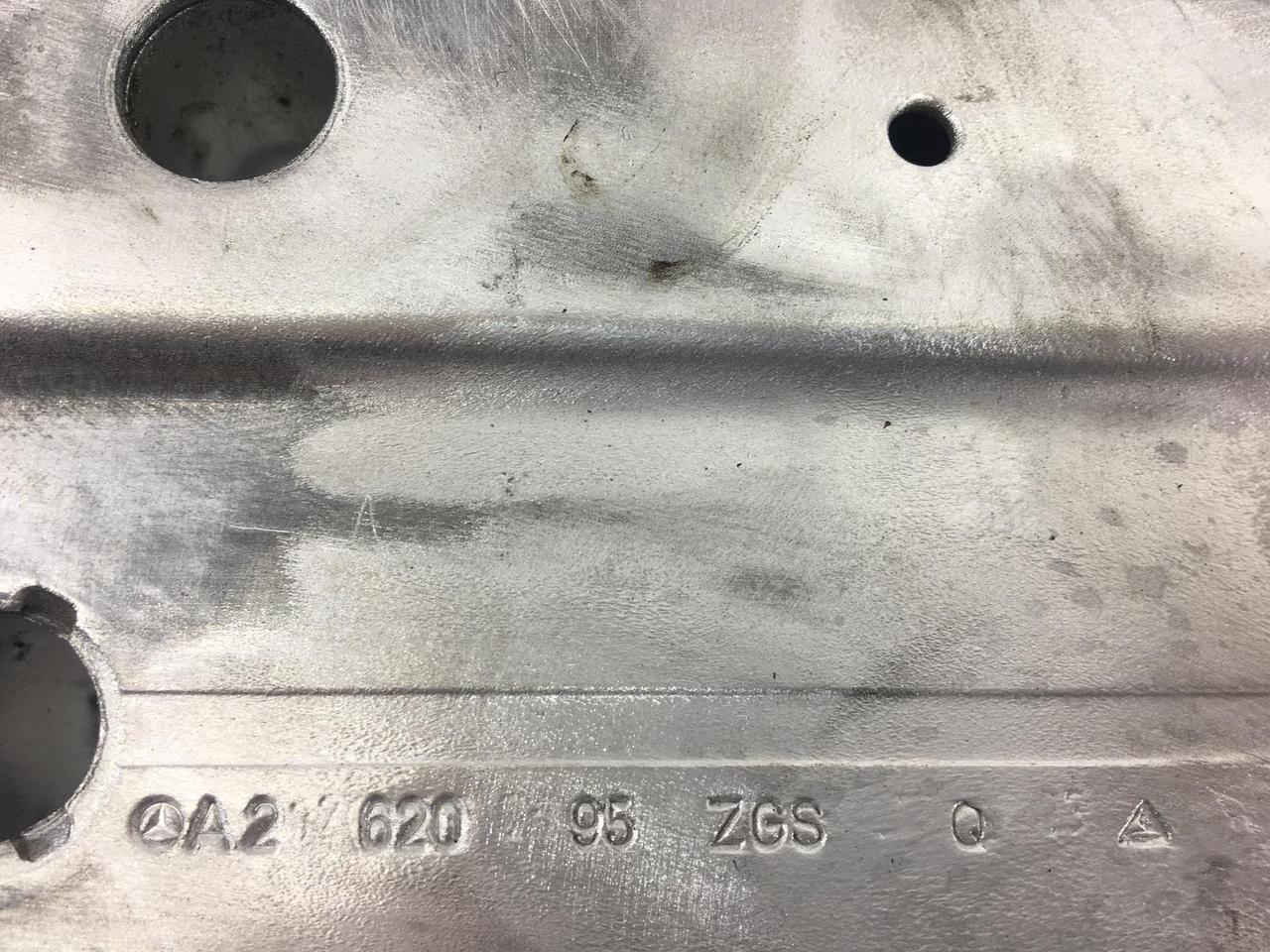 Купить Кронштейн усилителя бампера перед право MERCEDES E220 W212 2012 ...