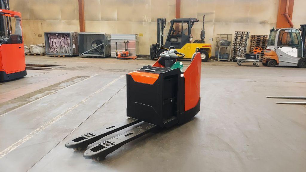 Купити Toyota Electric Pallet Trucks LPE 220 // 2.952 Std. / Servo ...