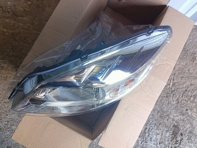 Купити Фара ліва Renault Sandero Рено Сандеро (2009-2012) Оригінал ...