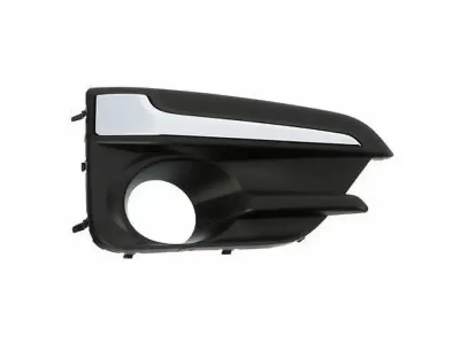 Решетка бампера правая Subaru Impreza 16- (Тайвань) с отв. под птф+хром ...