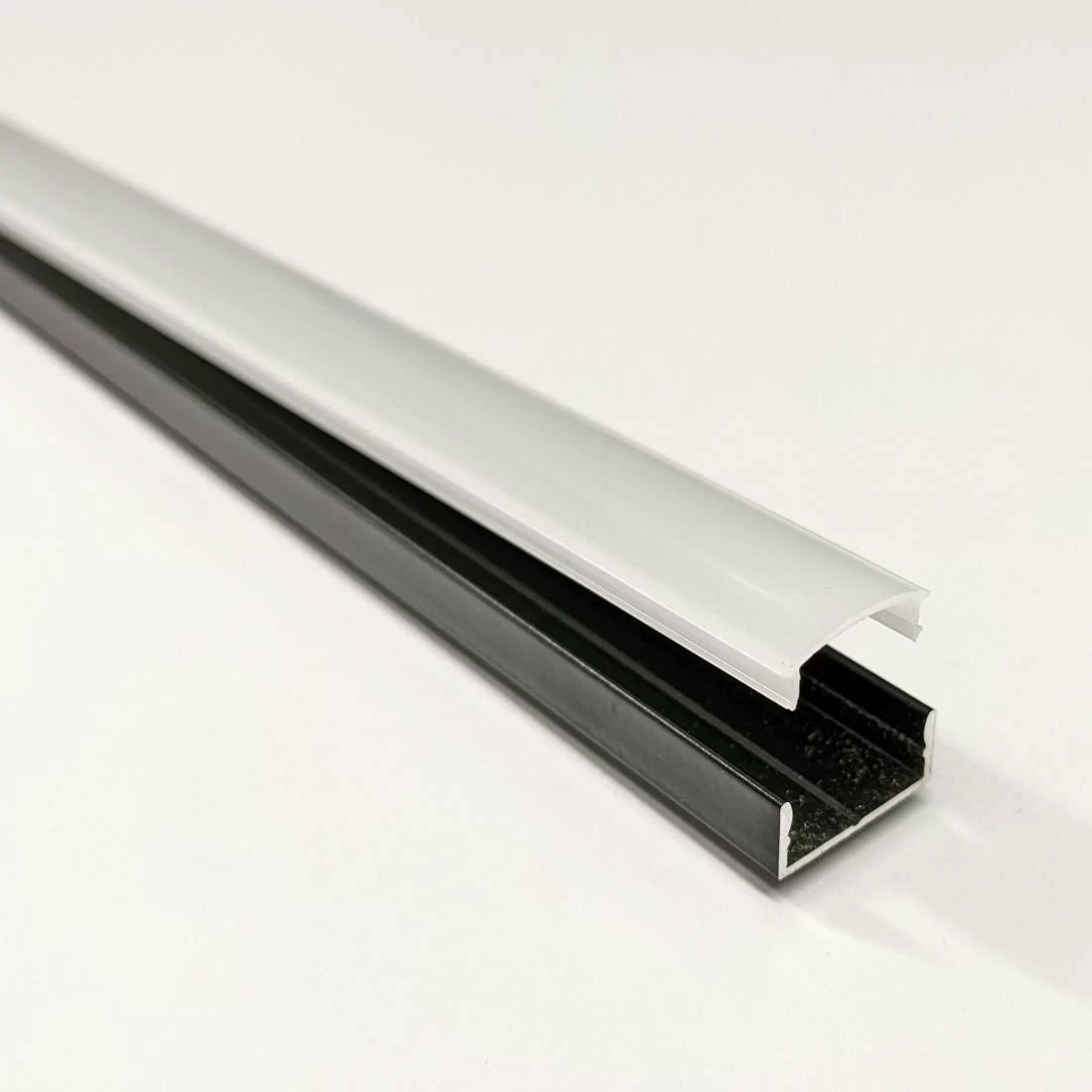 Комплект Biom профиль алюм. ЛП7B черный + рассеиватель матовый LP-7B+LM ...