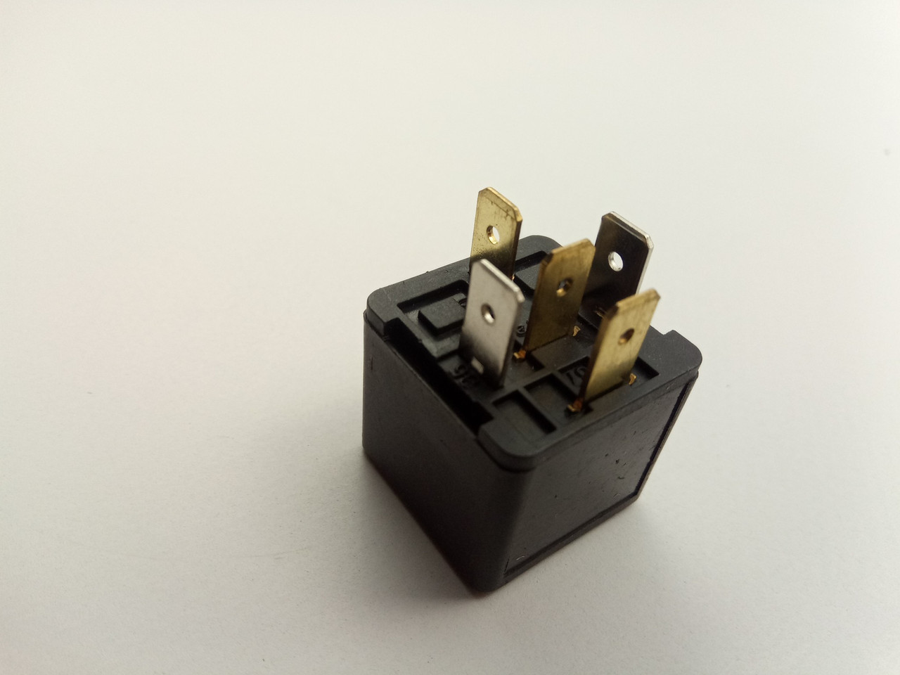 Реле бензонасоса Lanos, Корея (94580644), цена 143.87 грн — Prom.ua (ID ...