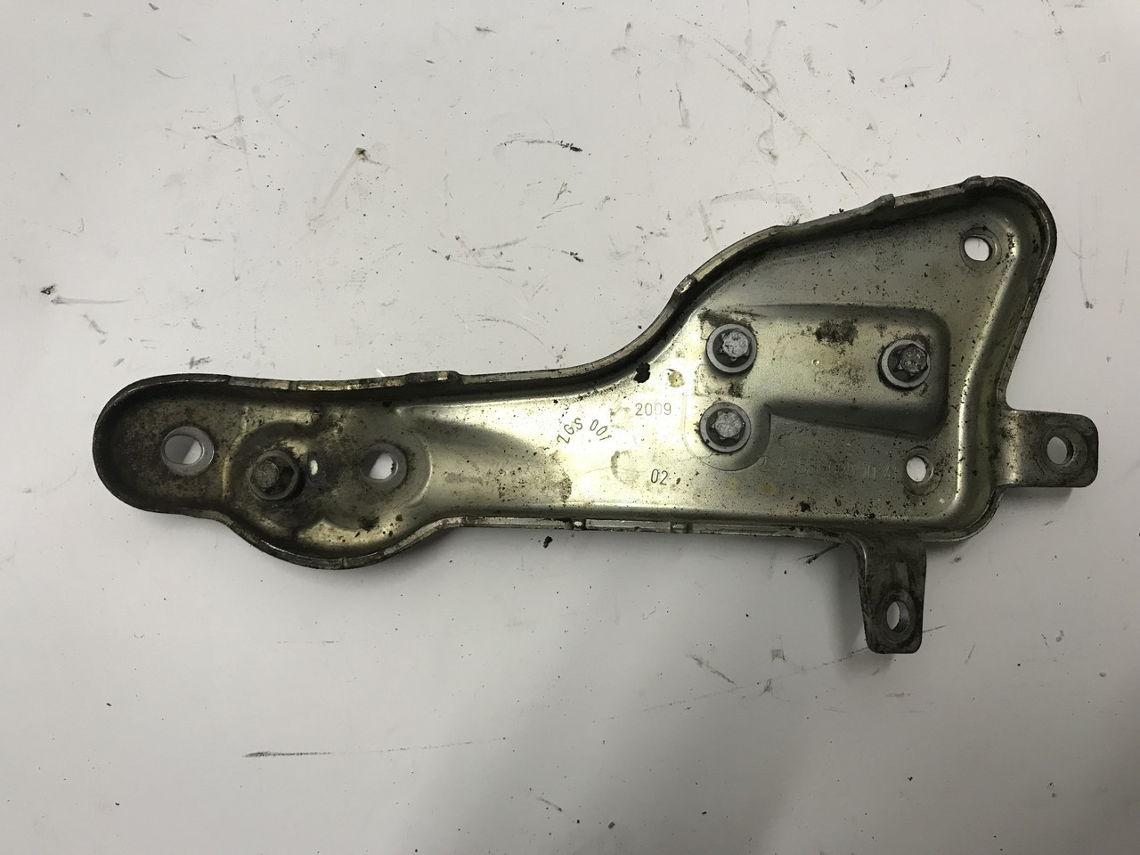 Кронштейн клапана рециркуляции для Mercedes W212 2.2 Cdi OM651 ...