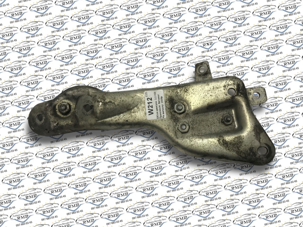 Кронштейн клапана рециркуляции для Mercedes W212 2.2 Cdi OM651 ...