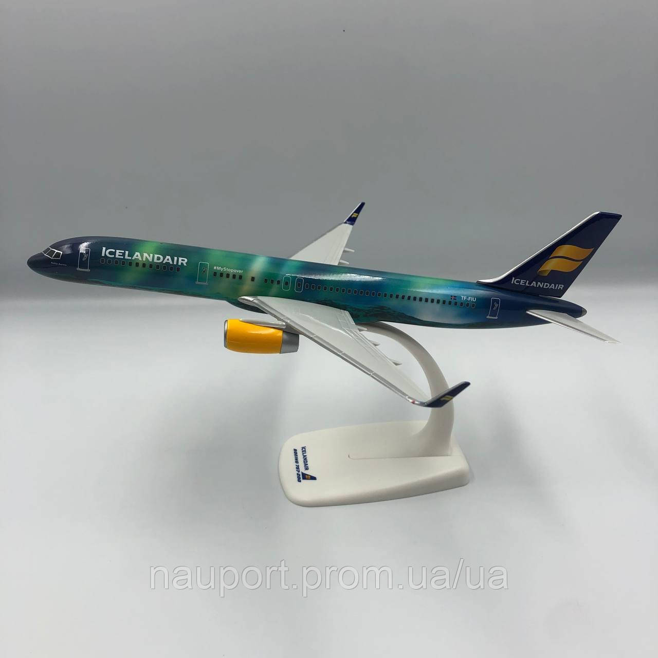 Модель самолета Boeing 757-200 Icelandair "Hekla Aurora Borealis" Reg ...