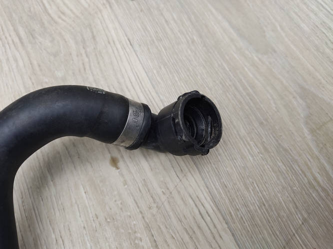 Патрубок шланг системи охолодження Mercedes C117 W117 X156 W156 W176 ...