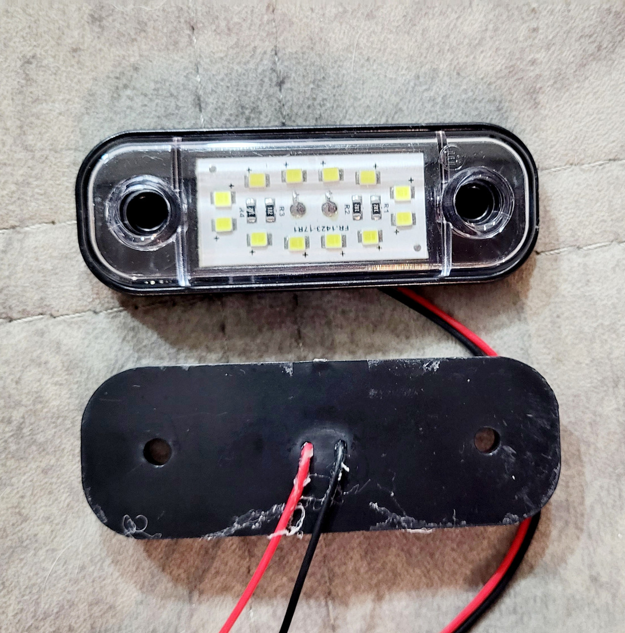 Габаритные Огни для Грузовиков Полоска 12 Диодов Белые 12-24V, Фонарь ...