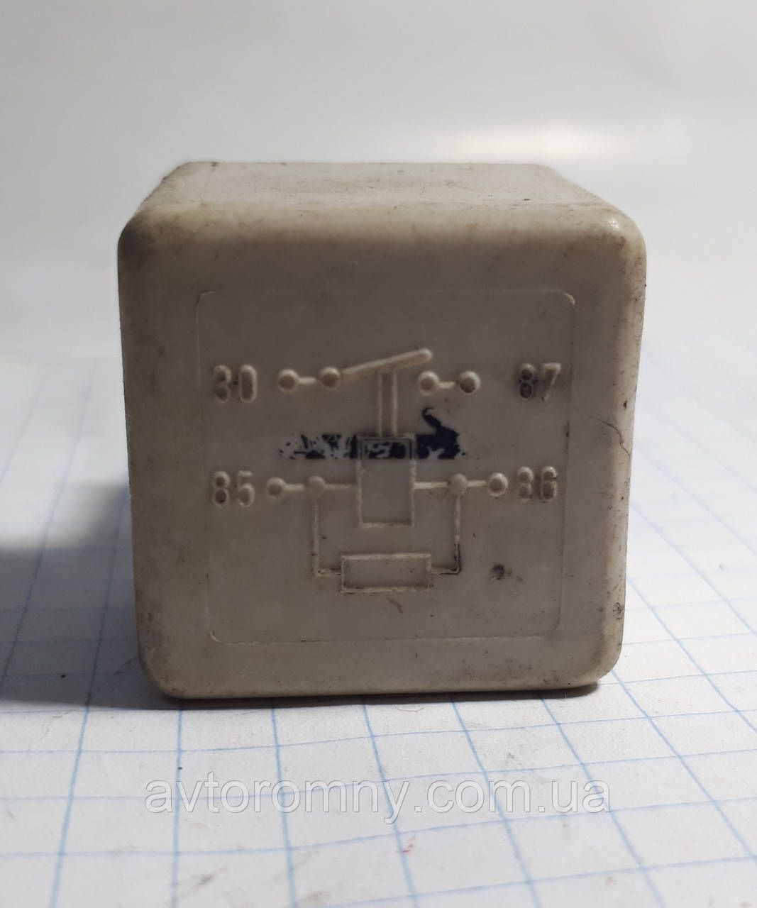 Реле паливного насоса Ауді 80 Audi Фольцваген Пассат Гольф 3 Volkswagen ...