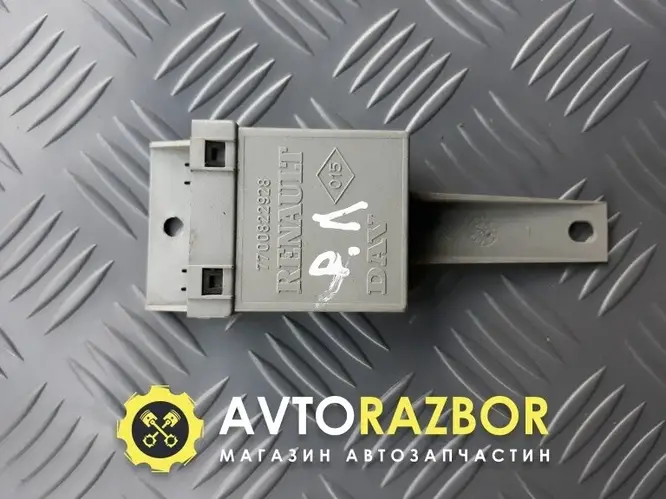 Блок электронный управления стеклоподъёмниками 7700822928 на Renault ...