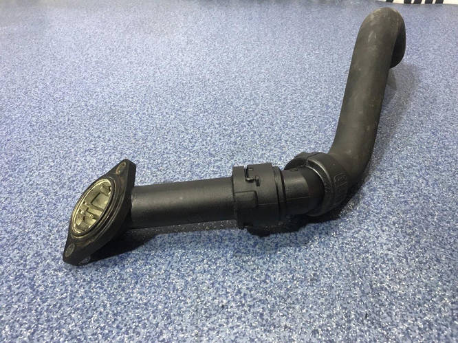 Купити Патрубок термостата Audi A4 B8 \ A5\ Q5\ A6 2,0 tdi 03G121121C ...