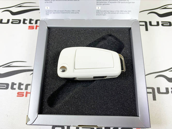 Купити Флешка Audi USB Key 4 Гб 8R0063827D, 8R0 063 827 D, ціна 1231 ...