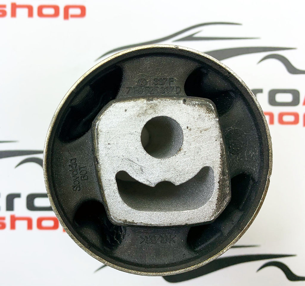 Купить Сайлентблок заднього редуктора 70мм Audi Q7 4L / VW Touareg 2 ...