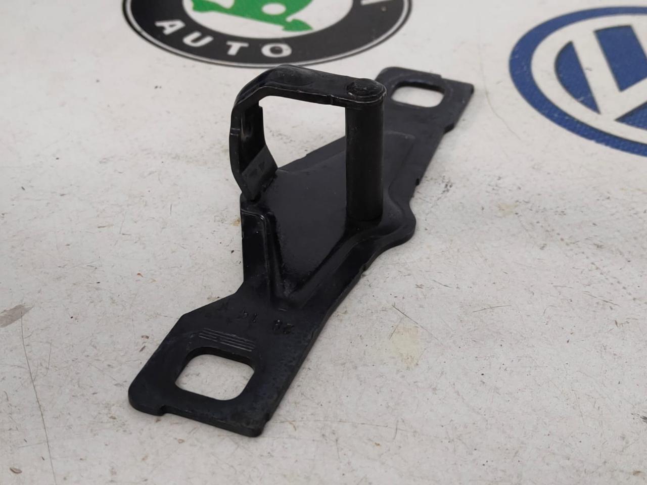 Купить Петля замка багажника 4G5827507 AUDI A6 C-7 AUDI, цена 680 грн ...