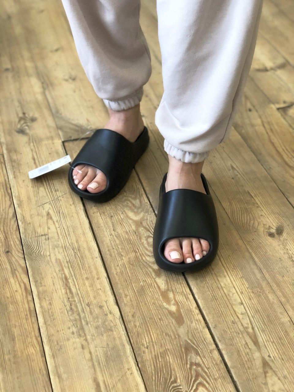 Adidas Yeezy Slide Black — Купить Недорого на Bigl.ua (1679134268)