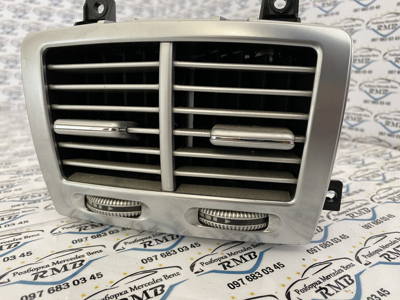 Вентиляційний дефлектор в підлокітник ззаду Mercedes W221, А2218300754 ...
