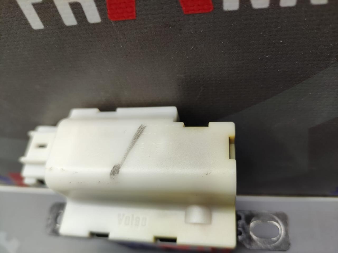 Купити Замок кришки багажника 8200000894/ 7700430941 для Renault Espace ...