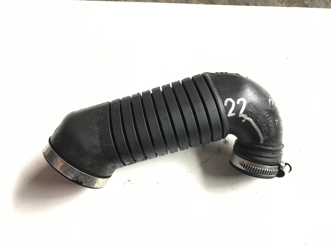 Воздушный патрубок Volkswagen Passat B5 1.9 tdi 8D0129615J №22 (ID ...