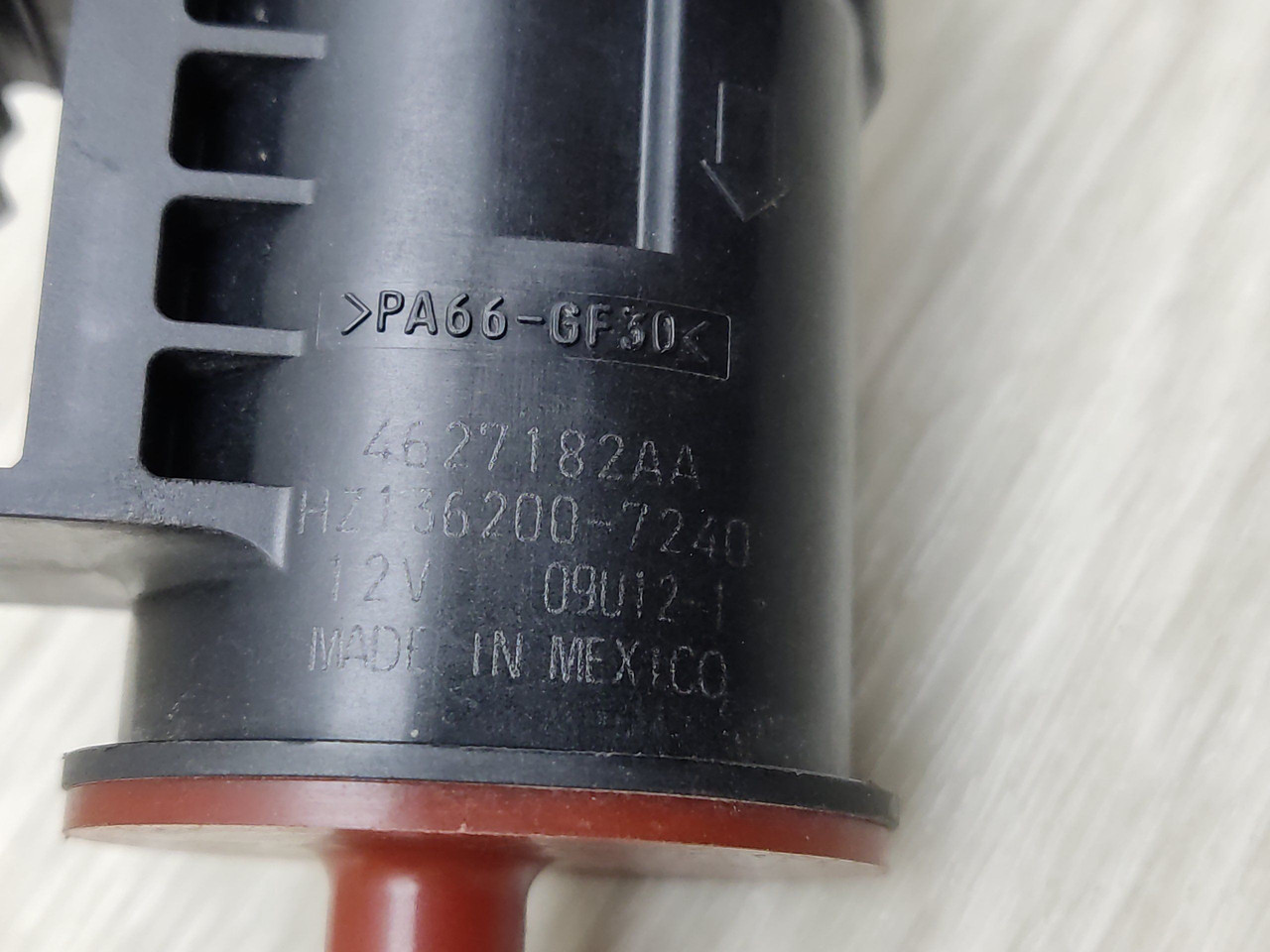 Клапан вакуумний регулятор надуву абсорбера бачка бака паливного Jeep ...