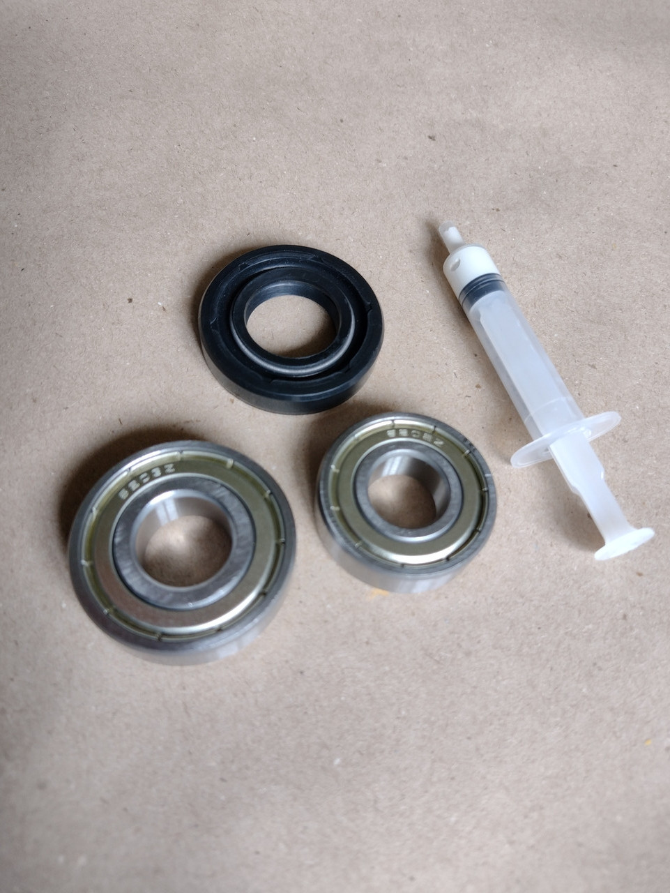 Комплект подшипников SKF 6202+6203 + сальник (22*40*8.5 mm/мм)+смазка ...