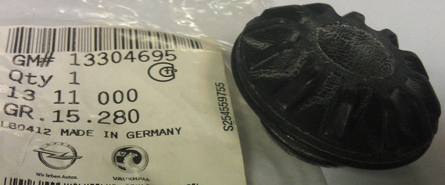 Буферная втулка радиатора нижняя GM 13304695 OPEL Insignia Astra-J ...