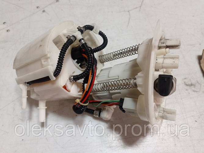 Купить Топливный насос Mercedes-Benz CLA 250, Мерседес CLA 250 ...