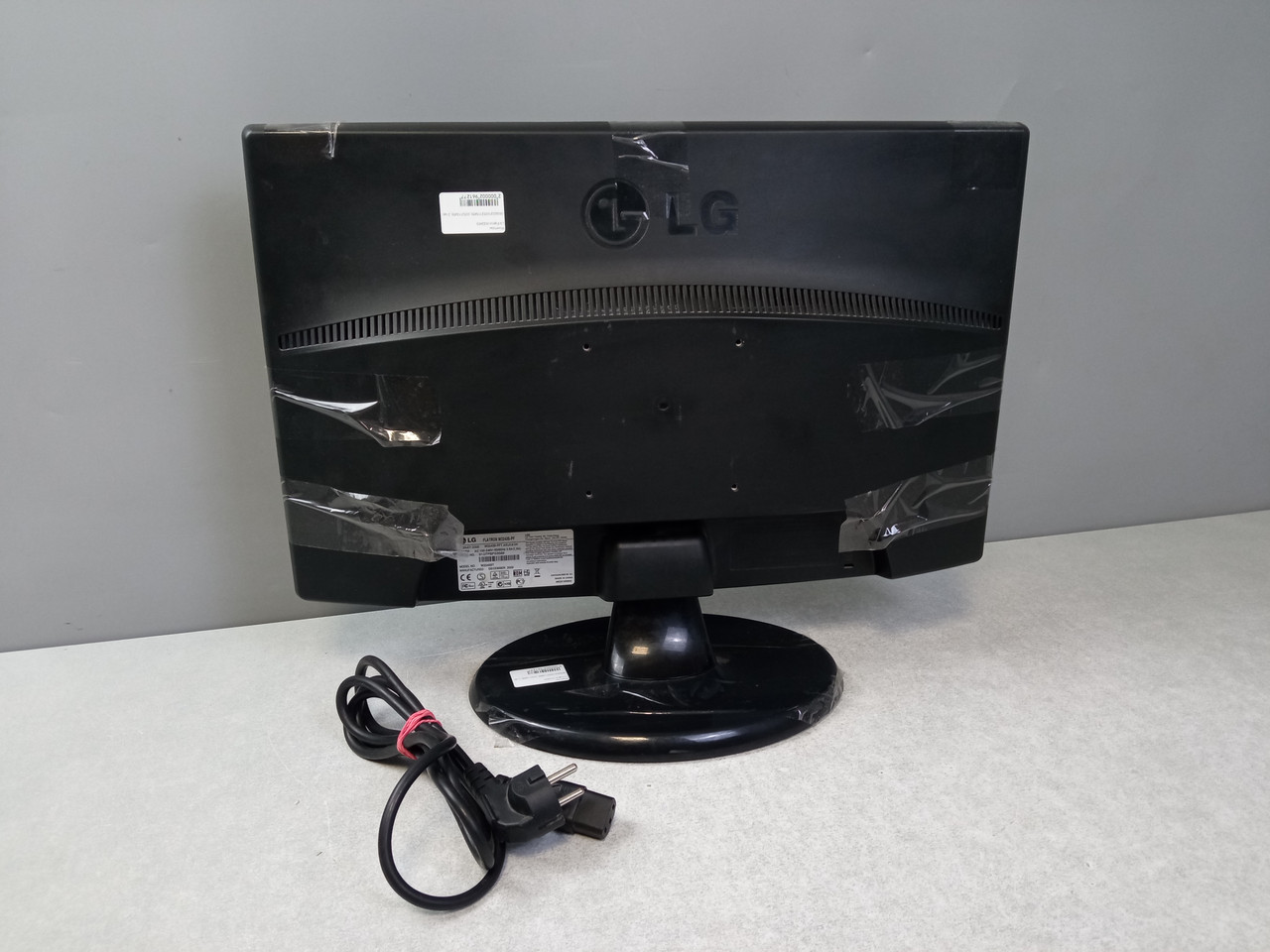 Монитор Б/У LG Flatron W2243S — Купить Недорого на Bigl.ua (1685896573)