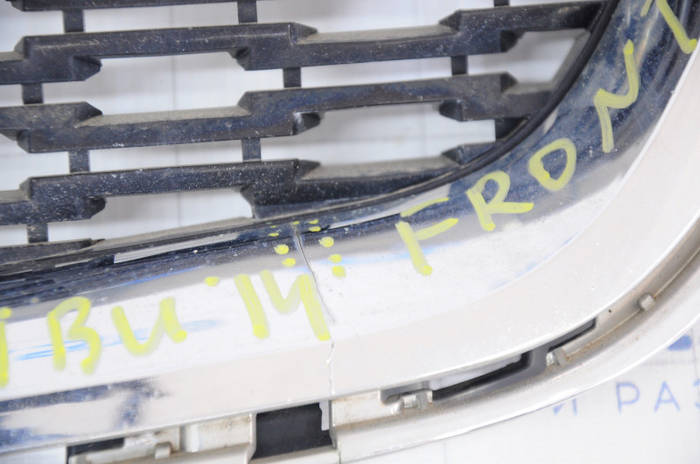 Решетка радиатора grill центральная Chevrolet Malibu 14-15 рест ...