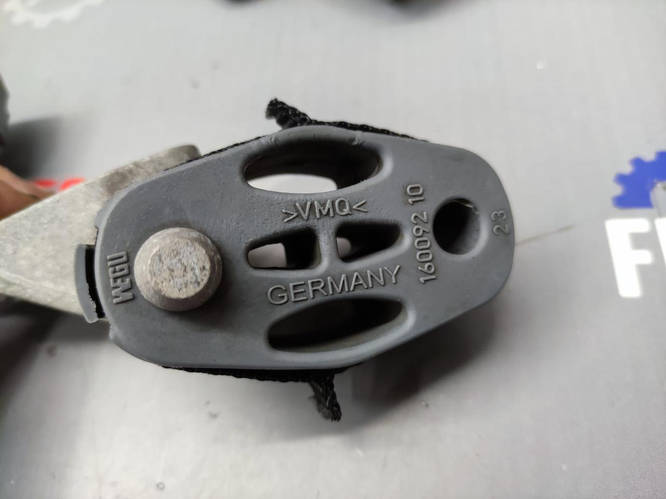 Купить Кронштейн крепления глушителя передний левый/ правый 18308582062 ...