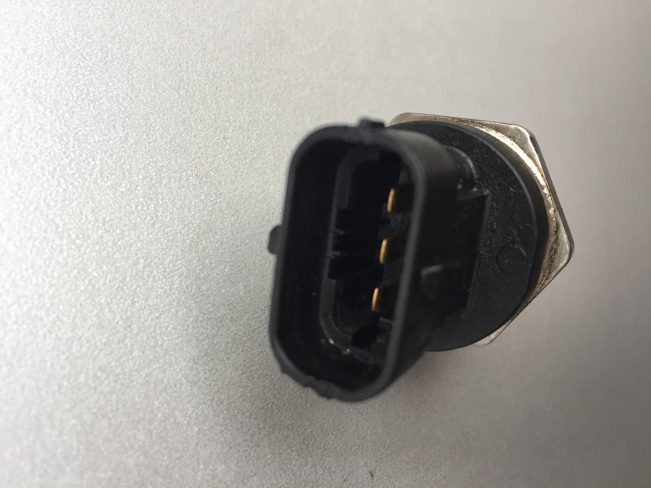 Датчик тиску палива Renault Trafic, Opel Vivaro, Nissan Primastar 2 ...