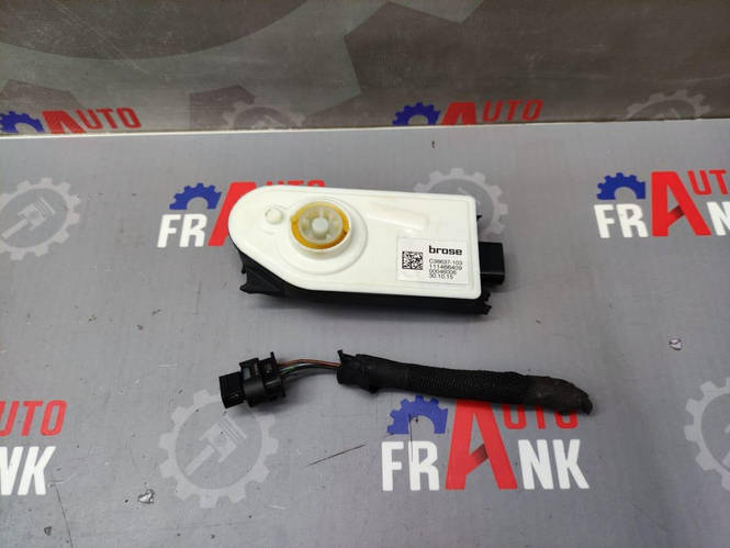 Моторчик жалюзи решетки радиатора 51749854640, 111466409 для BMW 5/ 6 ...