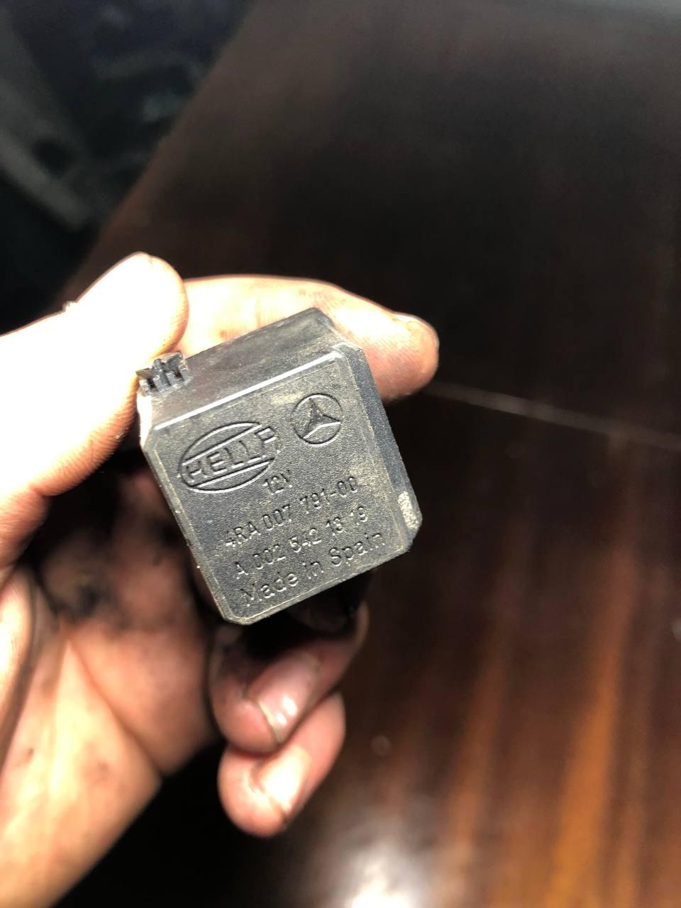 Купить Реле топливного насоса A0025421319 для Mercedes W 169 W 168 W ...