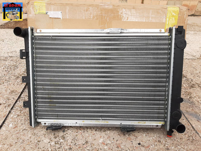 Радіатор охолодження MERCEDES E W124, S124, W124 1984-1995 (2.0D/2.5D ...