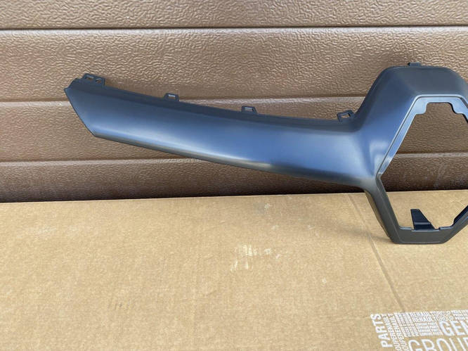Купить Декоративная накладка решетки радиатора 620784445R Renault ...