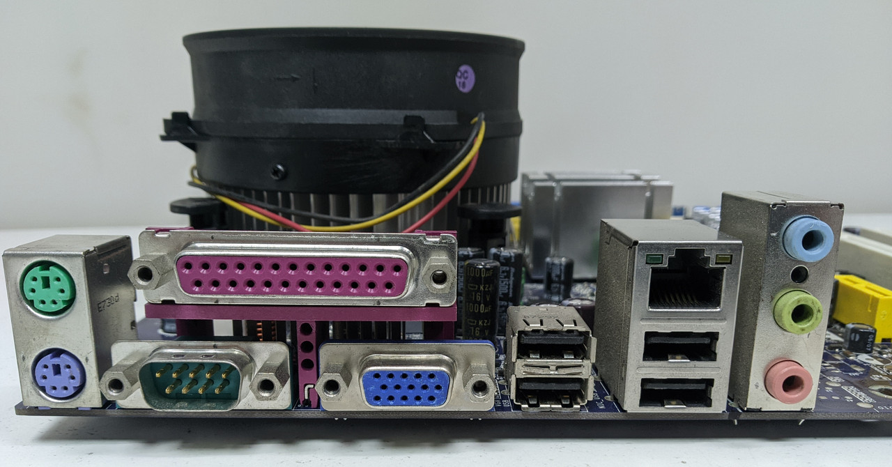 Материнська плата сокет LGA775 Foxconn 45GM/DDR2 з процесором Celeron ...