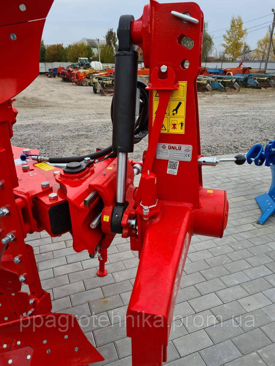 Купить Плуг оборотный UNLU 3-х корпусный с передплужниками, цена 301958 ...
