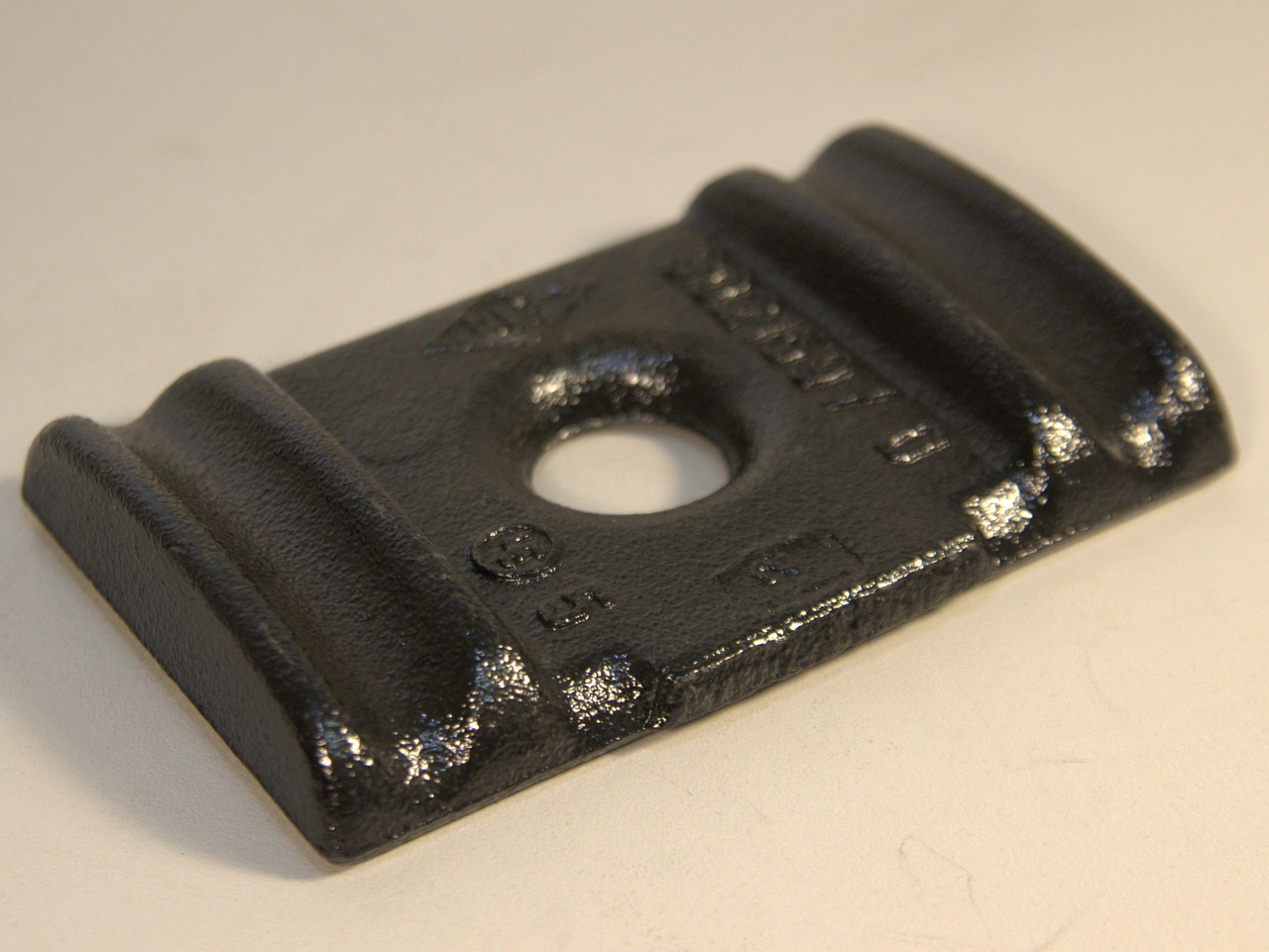 Кронштейн ресори задньої (пластина під драбини) на Renault Master II 98 ...