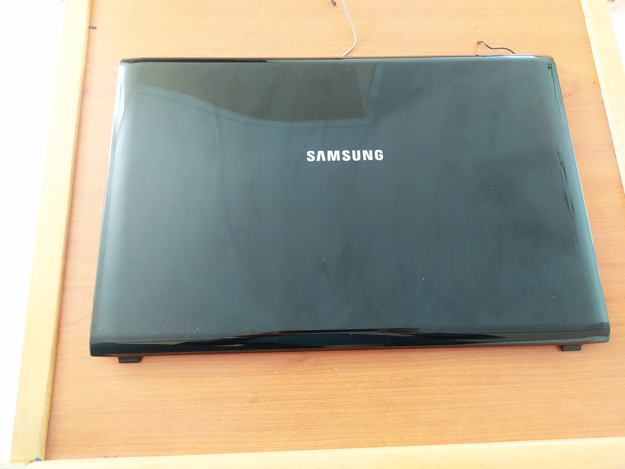 Крышка Матрицы Samsung R522 — Купить Недорого на Bigl.ua (1699779943)